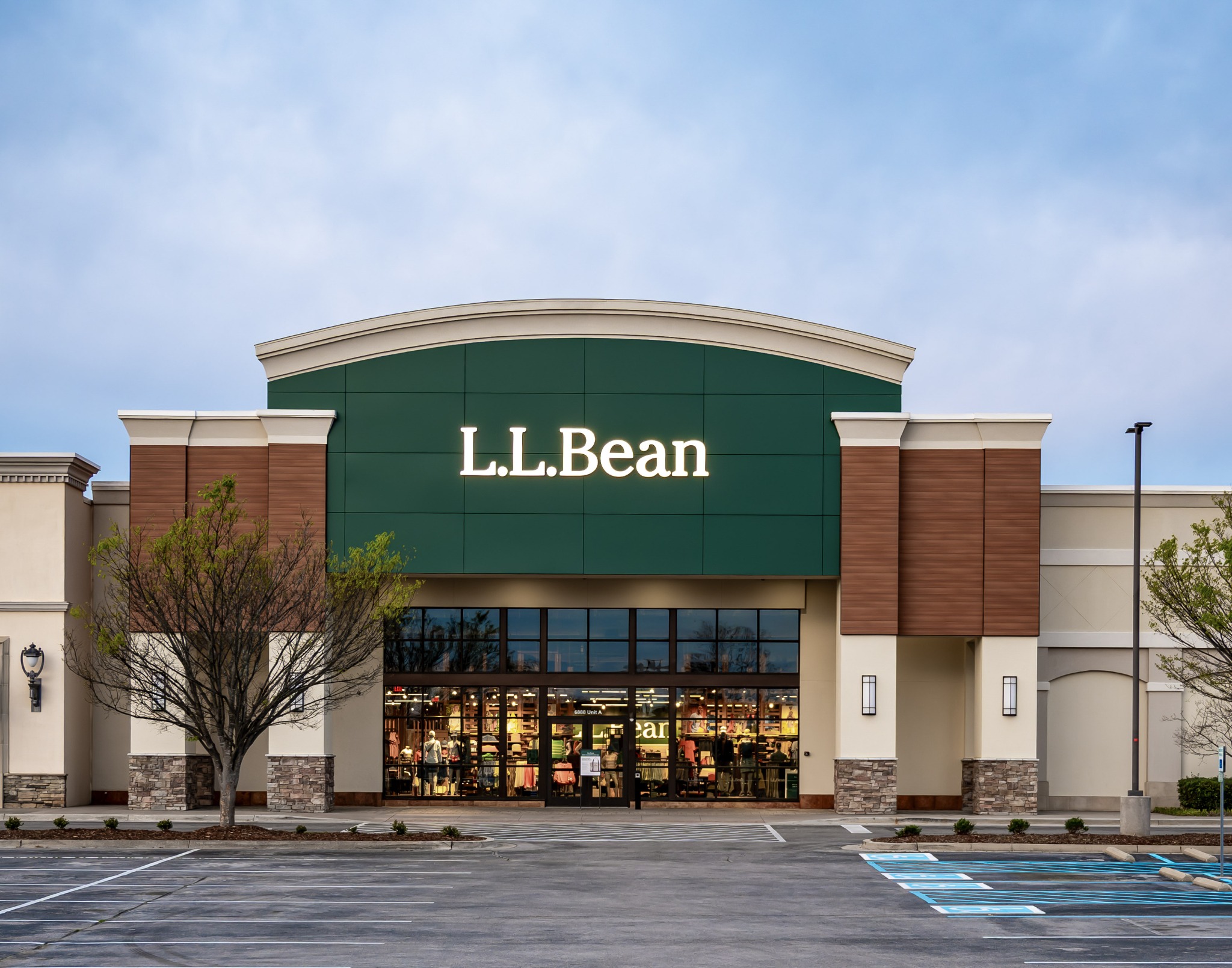L.L.Bean Store At Bridge Street Town Centre Is First In Alabama ...